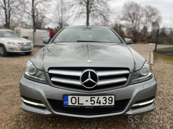 Grey Mercedes-Benz c-220 2011 in Kuldiga, with an engine capacity of 2.20 L and mileage of 264 thousand km for 7790 €, photo 8 on AUTOMOTO.COM.LV