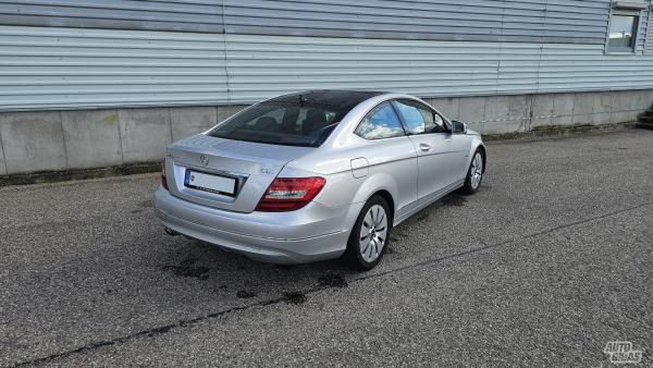Pelēks Mercedes-Benz c-220 2011 Marijampole, ar dzinēja tilpumu 2.10 L un nobraukumu 353 tūkst. km par 6700 €, foto 6 vietnē AUTOMOTO.COM.LV