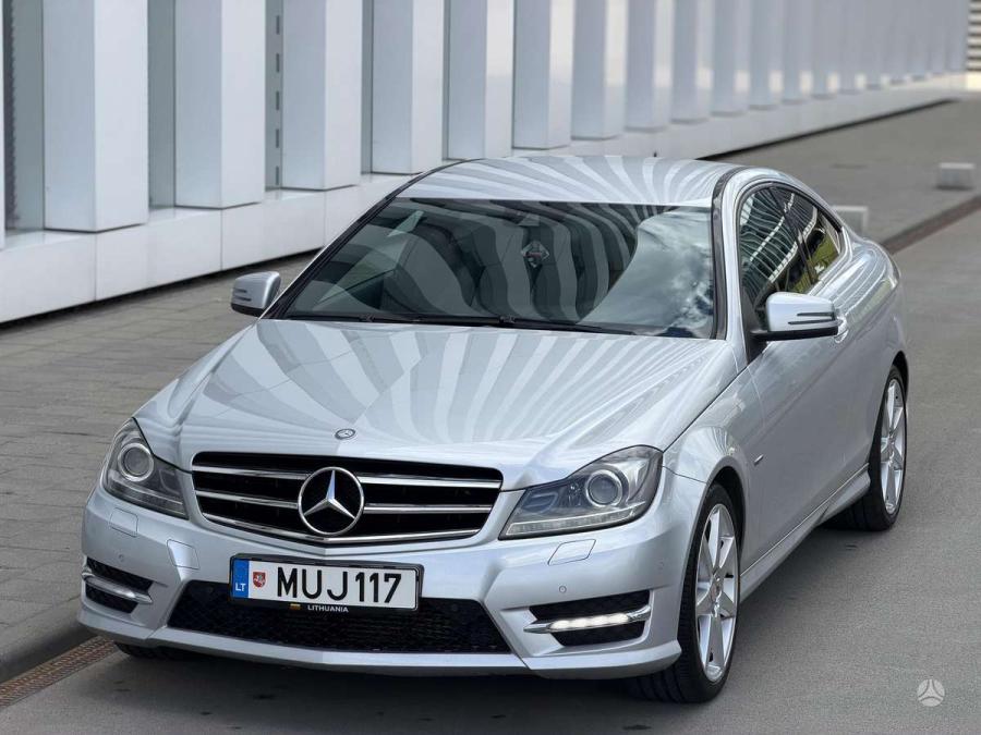 Grey Mercedes-Benz c-220 2013 in Vilnius, with an engine capacity of 2.14 L and mileage of 305 thousand km for 6699 €, photo 1 on AUTOMOTO.COM.LV