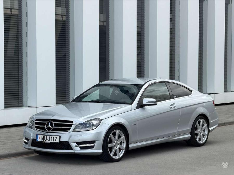 Grey Mercedes-Benz c-220 2013 in Vilnius, with an engine capacity of 2.14 L and mileage of 305 thousand km for 6699 €, photo 4 on AUTOMOTO.COM.LV