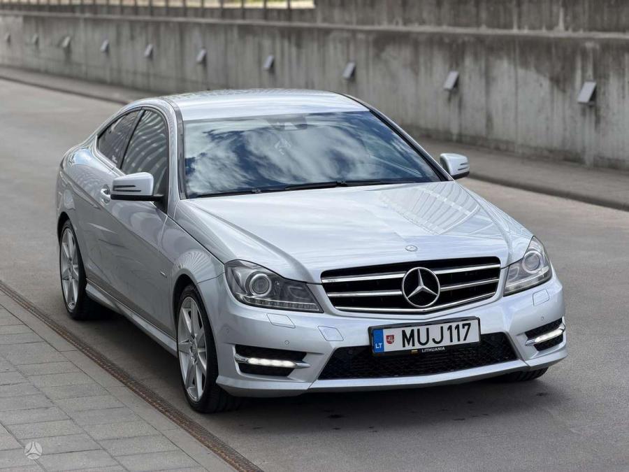 Grey Mercedes-Benz c-220 2013 in Vilnius, with an engine capacity of 2.14 L and mileage of 305 thousand km for 6699 €, photo 6 on AUTOMOTO.COM.LV