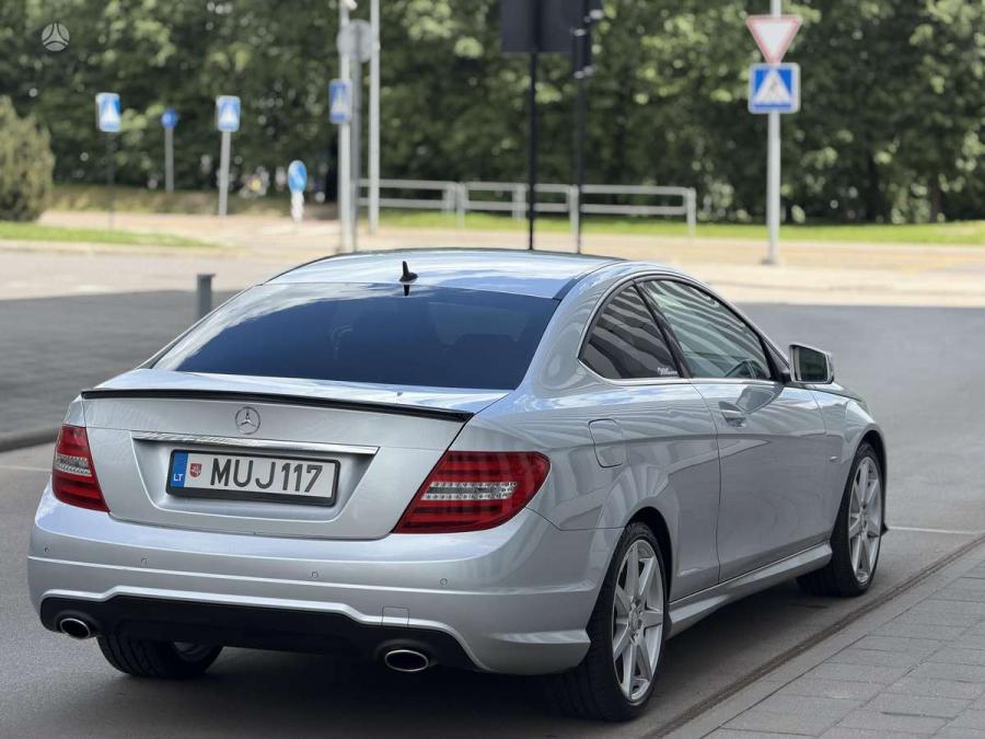 Grey Mercedes-Benz c-220 2013 in Vilnius, with an engine capacity of 2.14 L and mileage of 305 thousand km for 6699 €, photo 18 on AUTOMOTO.COM.LV