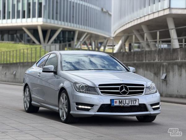 Pelēks Mercedes-Benz c-220 2013 Viļņa, ar dzinēja tilpumu 2.20 L un nobraukumu 305 tūkst. km par 6699 €, foto 3 vietnē AUTOMOTO.COM.LV
