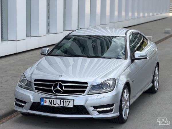 Pelēks Mercedes-Benz c-220 2013 Viļņa, ar dzinēja tilpumu 2.20 L un nobraukumu 305 tūkst. km par 6699 €, foto 6 vietnē AUTOMOTO.COM.LV