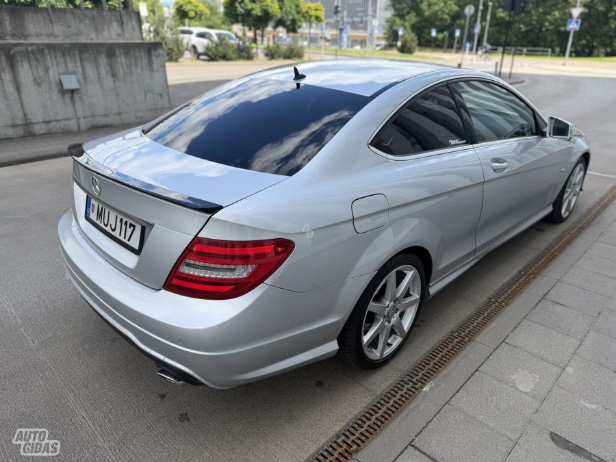 Pelēks Mercedes-Benz c-220 2013 Viļņa, ar dzinēja tilpumu 2.20 L un nobraukumu 305 tūkst. km par 6699 €, foto 15 vietnē AUTOMOTO.COM.LV