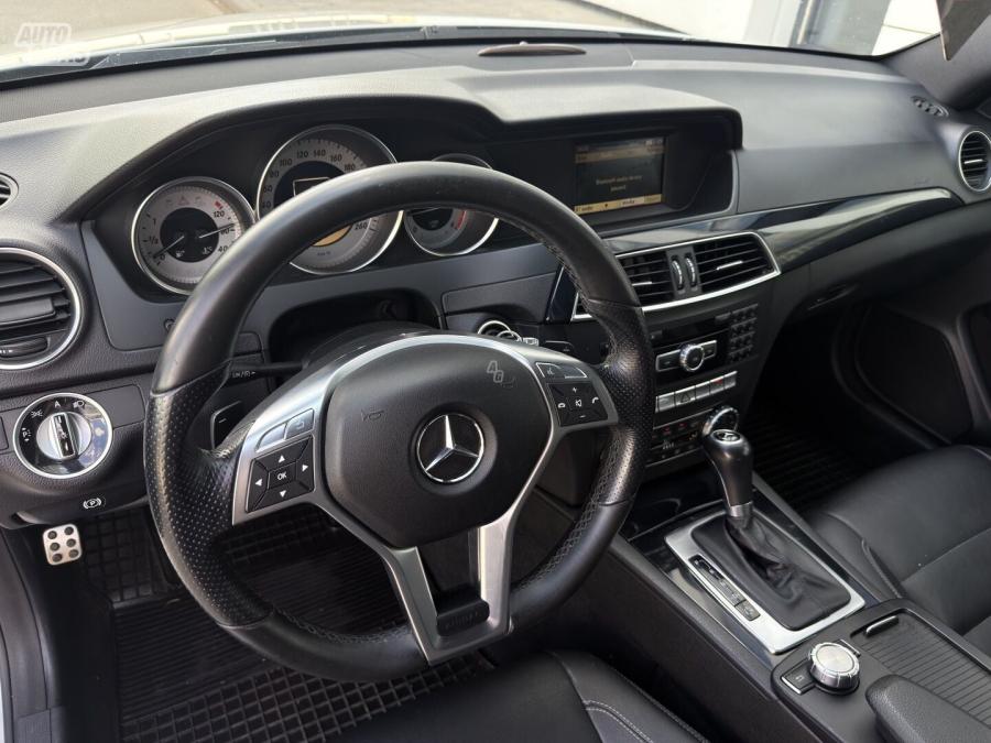 Pelēks Mercedes-Benz c-220 2013 Viļņa, ar dzinēja tilpumu 2.20 L un nobraukumu 305 tūkst. km par 6699 €, foto 24 vietnē AUTOMOTO.COM.LV