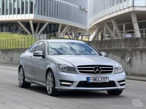 Grey Mercedes-Benz c-220 2013 in Vilnius, with an engine capacity of 2.20 L and mileage of 305 thousand km for 6699 €, photo 4 on AUTOMOTO.COM.LV