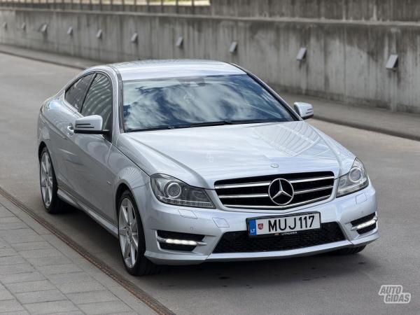 Pelēks Mercedes-Benz c-220 2013 Viļņa, ar dzinēja tilpumu 2.20 L un nobraukumu 305 tūkst. km par 6699 €, foto 4 vietnē AUTOMOTO.COM.LV