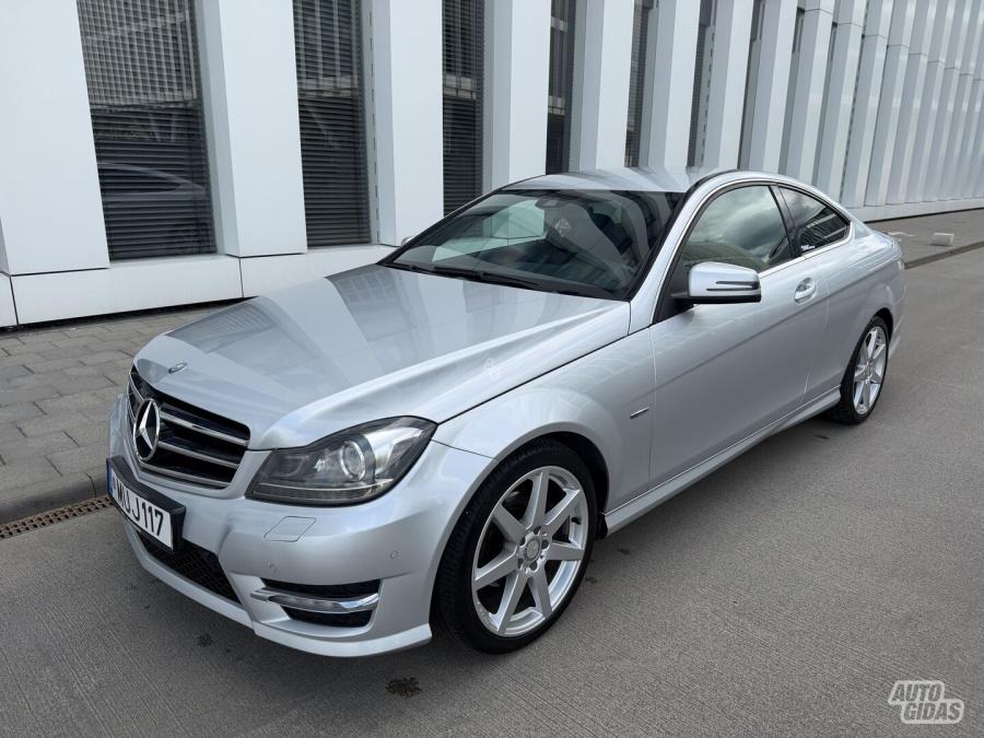 Grey Mercedes-Benz c-220 2013 in Vilnius, with an engine capacity of 2.20 L and mileage of 305 thousand km for 6699 €, photo 11 on AUTOMOTO.COM.LV