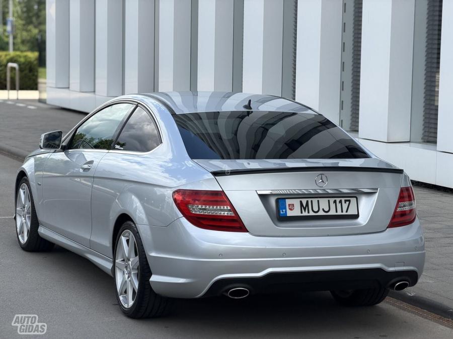 Grey Mercedes-Benz c-220 2013 in Vilnius, with an engine capacity of 2.20 L and mileage of 305 thousand km for 6699 €, photo 16 on AUTOMOTO.COM.LV