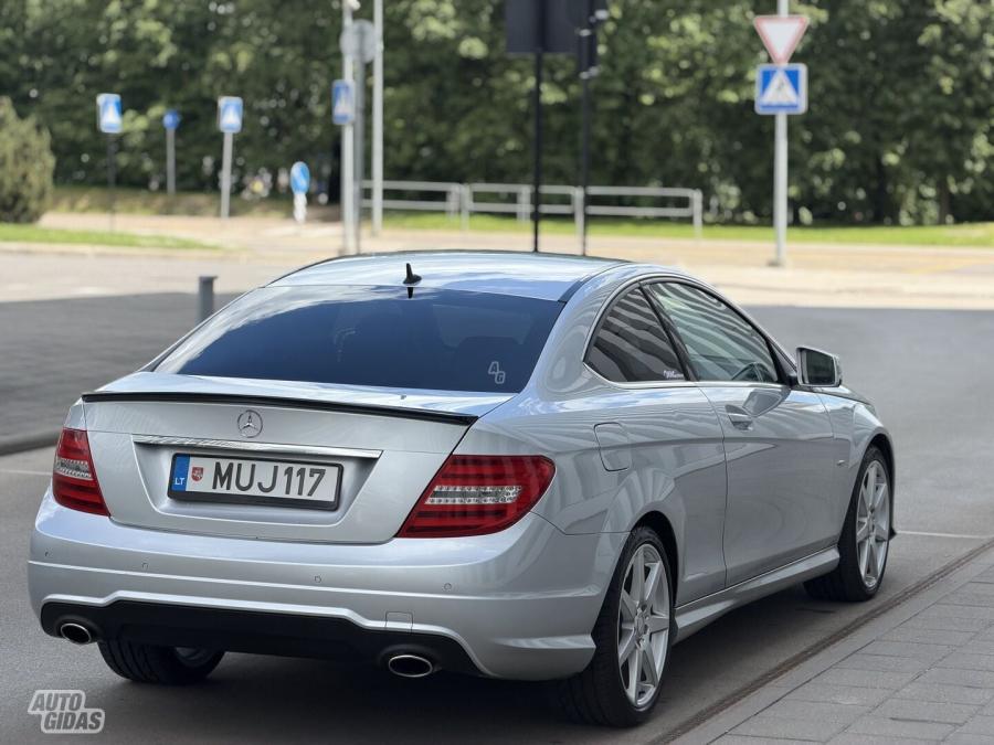 Grey Mercedes-Benz c-220 2013 in Vilnius, with an engine capacity of 2.20 L and mileage of 305 thousand km for 6699 €, photo 17 on AUTOMOTO.COM.LV