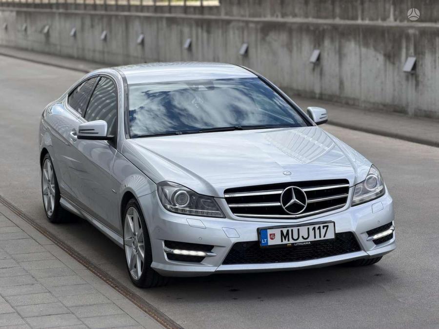 Pelēks Mercedes-Benz c-220 2013 Viļņa, ar dzinēja tilpumu 2.20 L un nobraukumu 305 tūkst. km par 6590 €, foto 16 vietnē AUTOMOTO.COM.LV