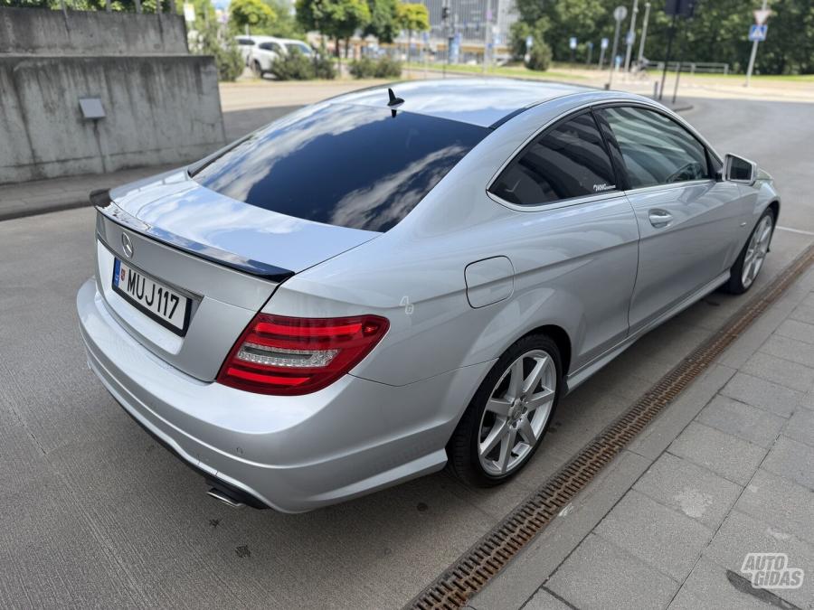 Grey Mercedes-Benz c-220 2013 in Vilnius, with an engine capacity of 2.10 L and mileage of 305 thousand km for 6500 €, photo 15 on AUTOMOTO.COM.LV