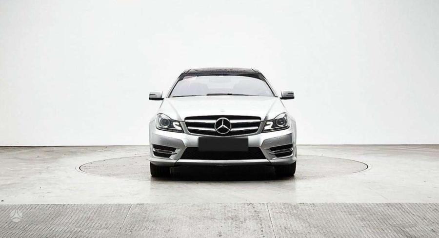 Pelēks Mercedes-Benz c-220 2014 Viļņa, ar dzinēja tilpumu 2.14 L un nobraukumu 148 tūkst. km par 9317 €, foto 3 vietnē AUTOMOTO.COM.LV
