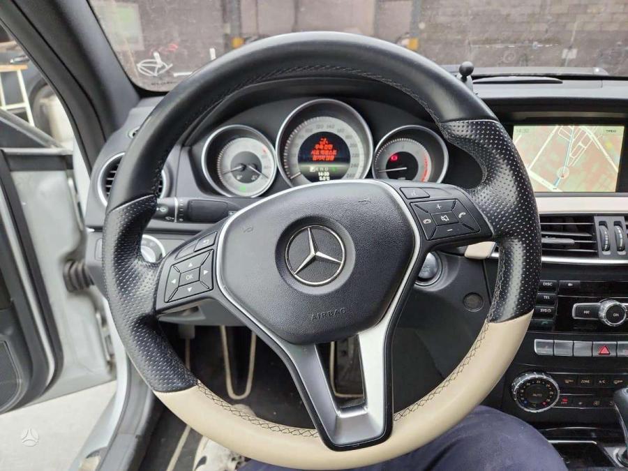 Pelēks Mercedes-Benz c-220 2014 Viļņa, ar dzinēja tilpumu 2.14 L un nobraukumu 148 tūkst. km par 9317 €, foto 14 vietnē AUTOMOTO.COM.LV