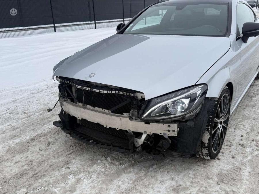 Grey Mercedes-Benz c-220 2017 in Kaunas, with an engine capacity of 2.14 L and mileage of 92 thousand km for 13700 €, photo 5 on AUTOMOTO.COM.LV