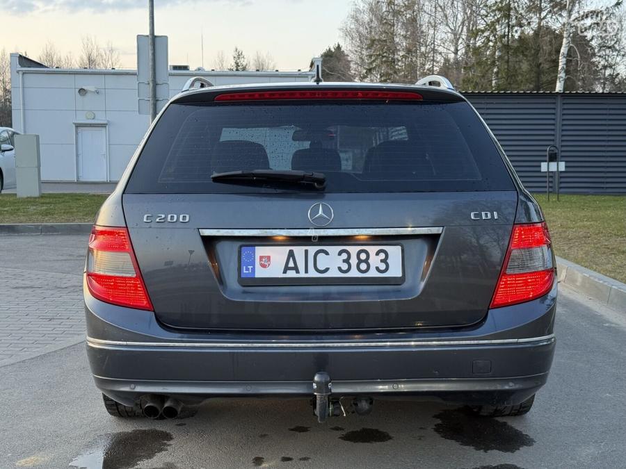 Pelēks Mercedes-Benz c-220 2009 Viļņa, ar dzinēja tilpumu 2.20 L un nobraukumu 288 tūkst. km par 5500 €, foto 9 vietnē AUTOMOTO.COM.LV