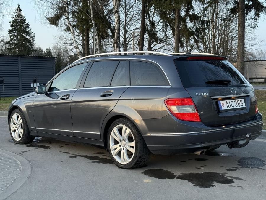 Pelēks Mercedes-Benz c-220 2009 Viļņa, ar dzinēja tilpumu 2.20 L un nobraukumu 288 tūkst. km par 5500 €, foto 10 vietnē AUTOMOTO.COM.LV