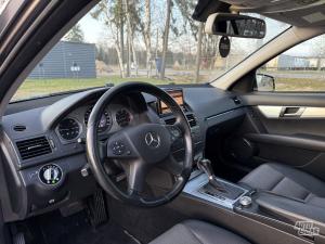 Pelēks Mercedes-Benz c-220 2009 Viļņa, ar dzinēja tilpumu 2.20 L un nobraukumu 288 tūkst. km par 5500 €, foto 18 vietnē AUTOMOTO.COM.LV