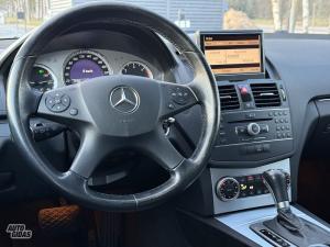 Pelēks Mercedes-Benz c-220 2009 Viļņa, ar dzinēja tilpumu 2.20 L un nobraukumu 288 tūkst. km par 5500 €, foto 27 vietnē AUTOMOTO.COM.LV