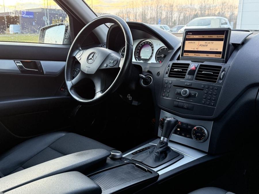 Pelēks Mercedes-Benz c-220 2009 Viļņa, ar dzinēja tilpumu 2.20 L un nobraukumu 288 tūkst. km par 5500 €, foto 28 vietnē AUTOMOTO.COM.LV