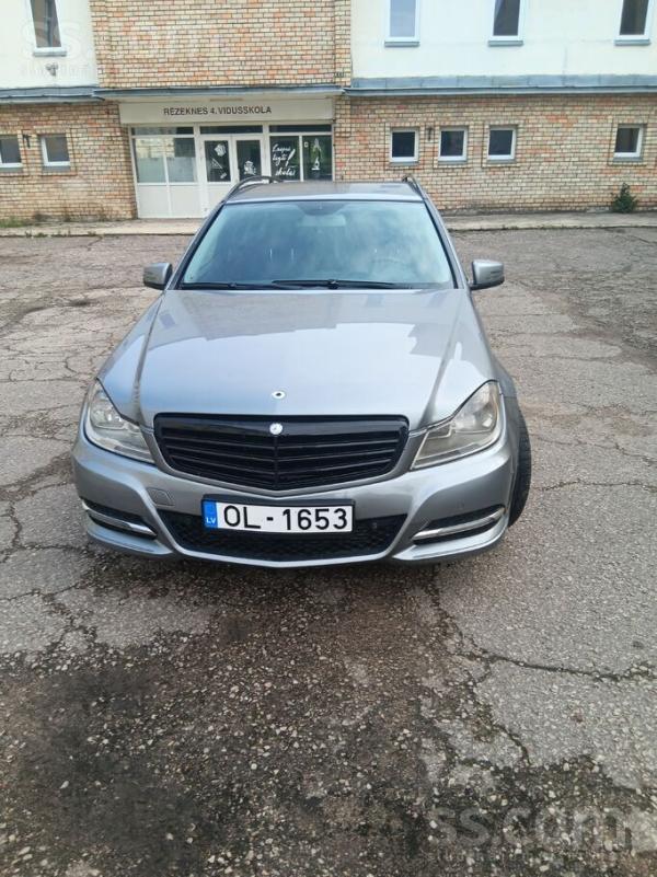 Pelēks Mercedes-Benz c-220 2011 Rēzekne, ar dzinēja tilpumu 2.20 L un nobraukumu 461 tūkst. km par 2000 €, foto 1 vietnē AUTOMOTO.COM.LV