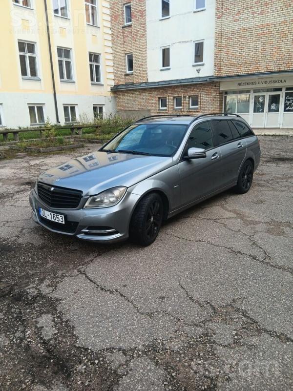 Pelēks Mercedes-Benz c-220 2011 Rēzekne, ar dzinēja tilpumu 2.20 L un nobraukumu 461 tūkst. km par 2000 €, foto 3 vietnē AUTOMOTO.COM.LV