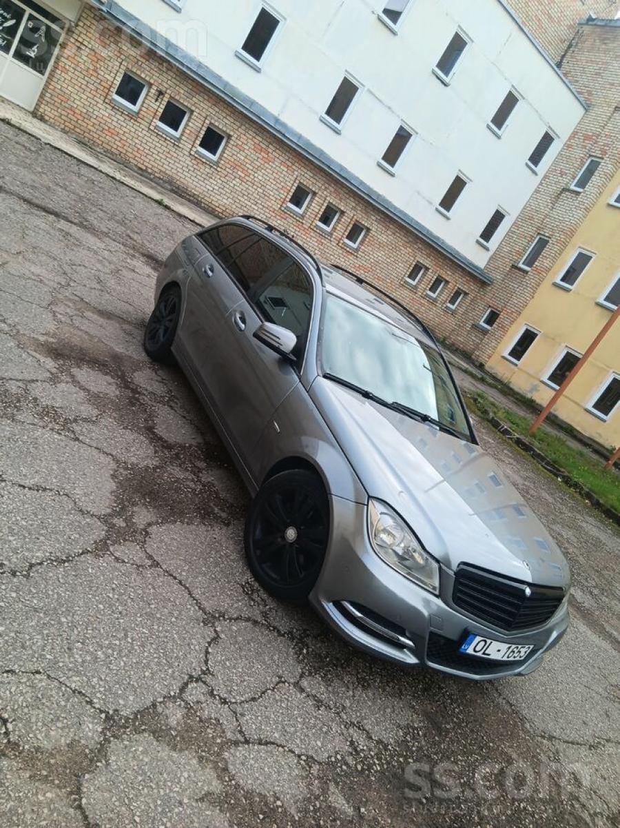 Pelēks Mercedes-Benz c-220 2011 Rēzekne, ar dzinēja tilpumu 2.20 L un nobraukumu 461 tūkst. km par 2000 €, foto 5 vietnē AUTOMOTO.COM.LV