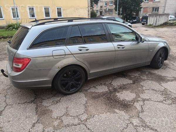 Pelēks Mercedes-Benz c-220 2011 Rēzekne, ar dzinēja tilpumu 2.20 L un nobraukumu 461 tūkst. km par 2000 €, foto 6 vietnē AUTOMOTO.COM.LV
