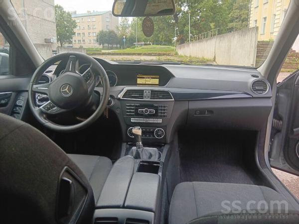 Grey Mercedes-Benz c-220 2011 in Rezekne, with an engine capacity of 2.20 L and mileage of 461 thousand km for 1700 €, photo 1 on AUTOMOTO.COM.LV