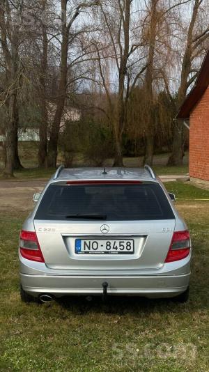Pelēks Mercedes-Benz c-220 2009 Tukums, ar dzinēja tilpumu 2.20 L un nobraukumu 283 tūkst. km par 2599 €, foto 7 vietnē AUTOMOTO.COM.LV