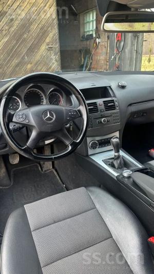 Pelēks Mercedes-Benz c-220 2009 Tukums, ar dzinēja tilpumu 2.20 L un nobraukumu 283 tūkst. km par 2599 €, foto 8 vietnē AUTOMOTO.COM.LV