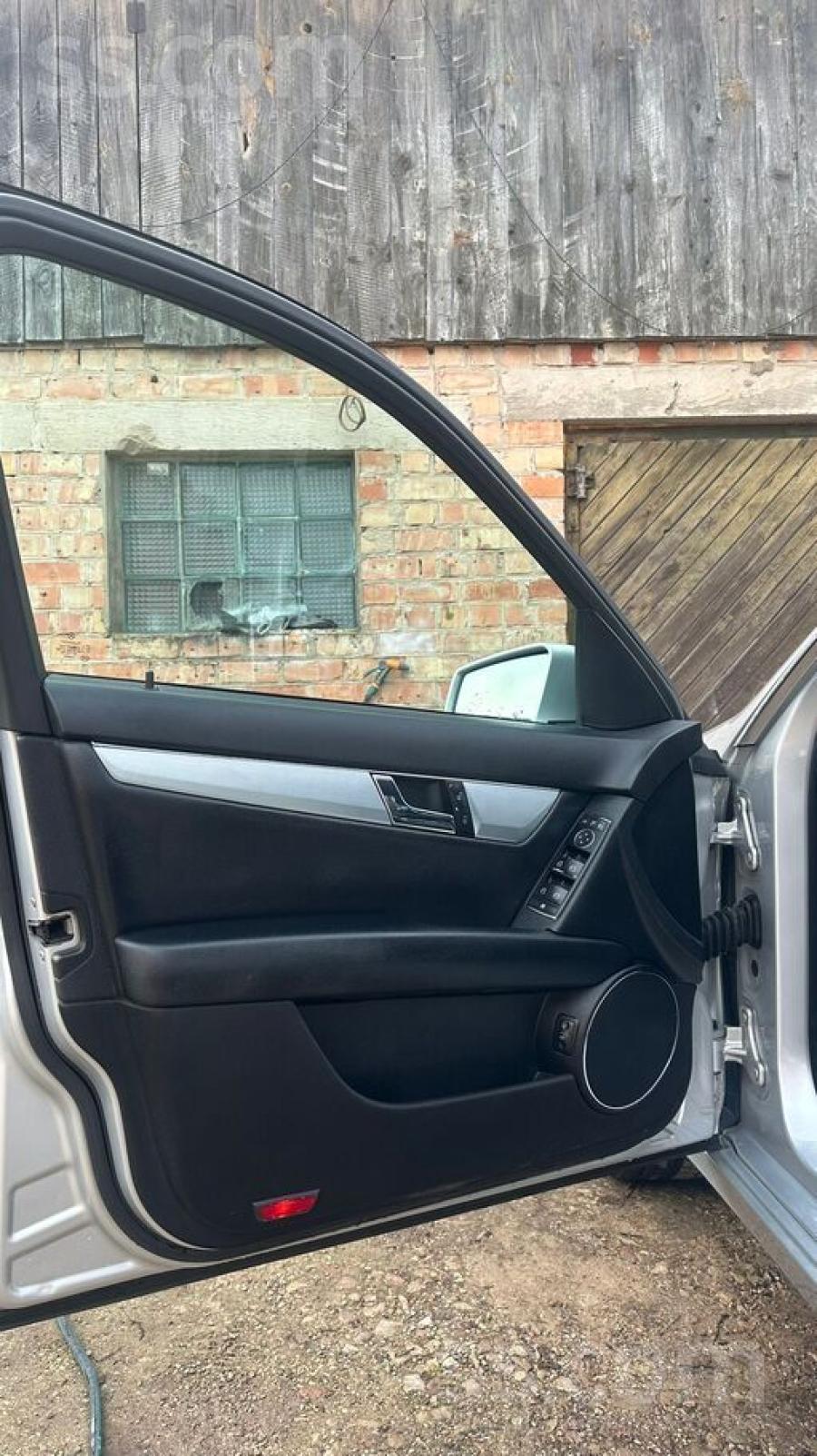 Pelēks Mercedes-Benz c-220 2009 Tukums, ar dzinēja tilpumu 2.20 L un nobraukumu 283 tūkst. km par 2599 €, foto 11 vietnē AUTOMOTO.COM.LV
