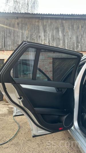 Pelēks Mercedes-Benz c-220 2009 Tukums, ar dzinēja tilpumu 2.20 L un nobraukumu 283 tūkst. km par 2599 €, foto 12 vietnē AUTOMOTO.COM.LV