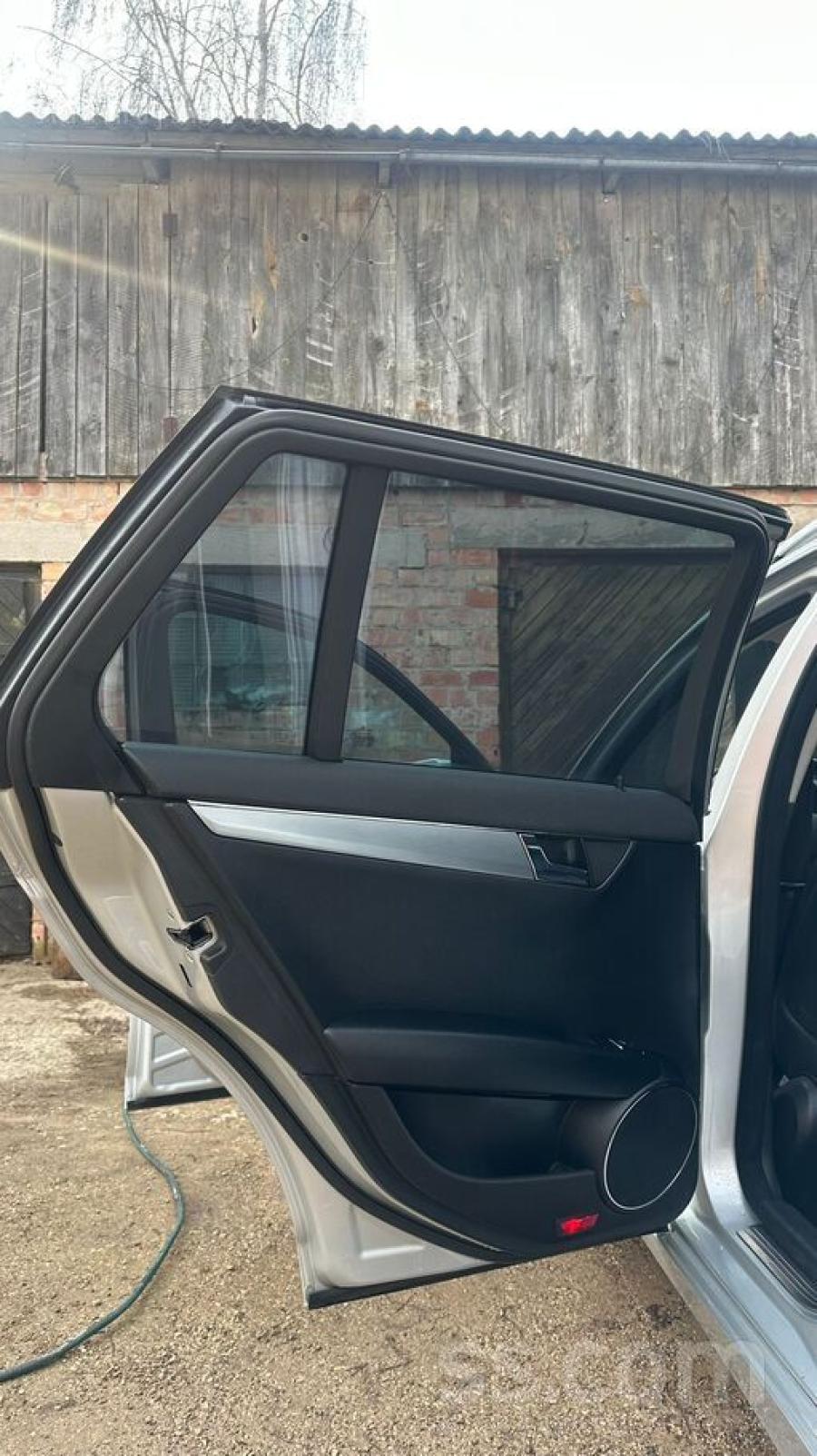 Pelēks Mercedes-Benz c-220 2009 Tukums, ar dzinēja tilpumu 2.20 L un nobraukumu 283 tūkst. km par 2599 €, foto 12 vietnē AUTOMOTO.COM.LV