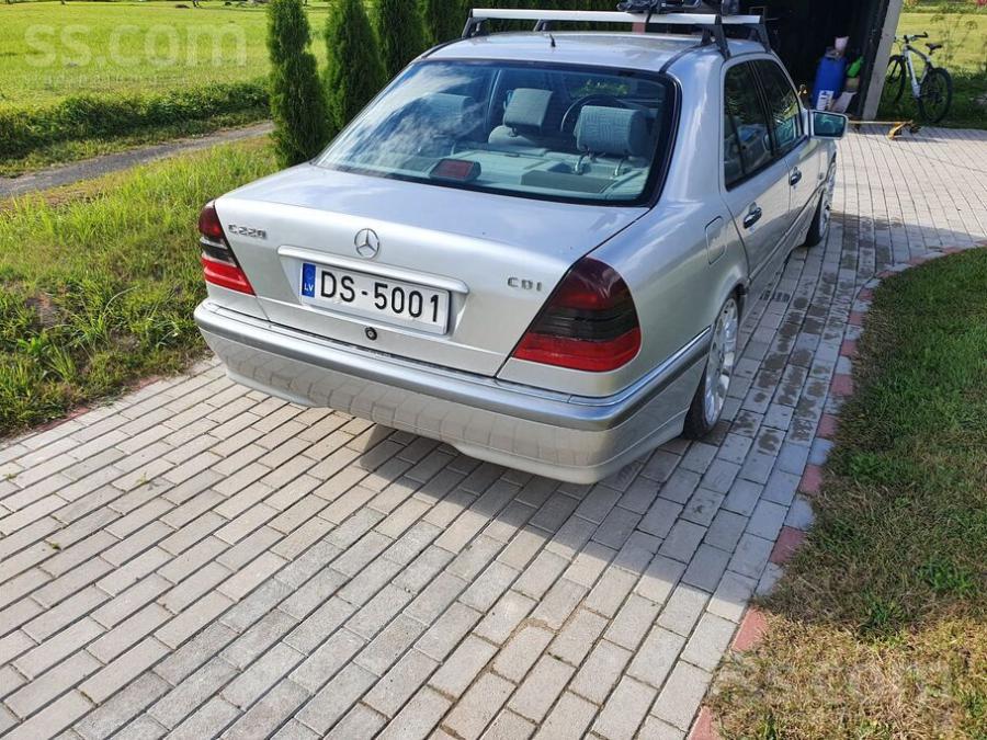 Pelēks Mercedes-Benz c-220 1998 Ogre, ar dzinēja tilpumu 2.20 L un nobraukumu 260 tūkst. km par 950 €, foto 2 vietnē AUTOMOTO.COM.LV