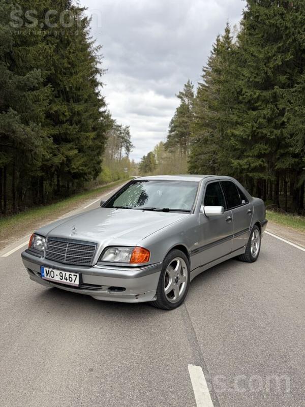Pelēks Mercedes-Benz c-220 1998 Jēkabpils, ar dzinēja tilpumu 2.20 L un nobraukumu 290 tūkst. km par 2300 €, foto 1 vietnē AUTOMOTO.COM.LV
