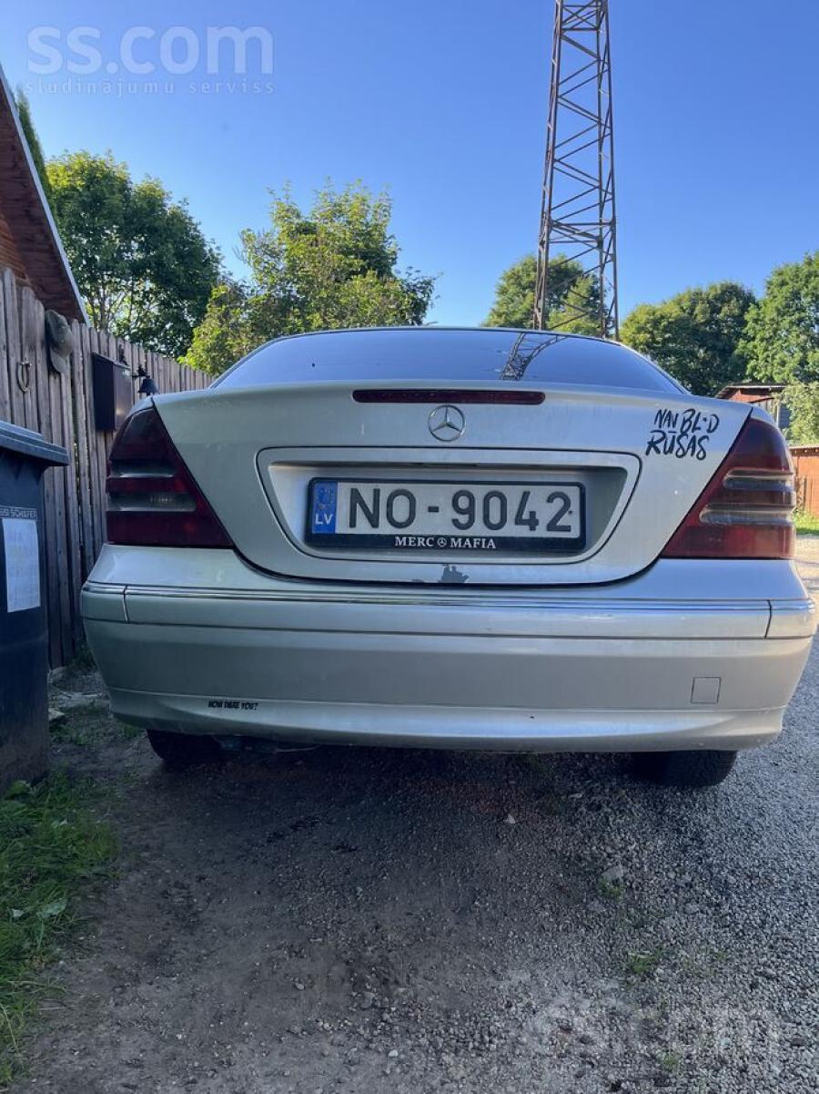 Grey Mercedes-Benz c-220 2000 in Ogre, with an engine capacity of 2.20 L and mileage of 489 thousand km for 1200 €, photo 6 on AUTOMOTO.COM.LV