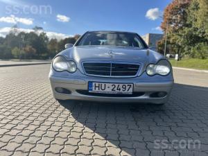 Pelēks Mercedes-Benz c-220 2001 Saldus, ar dzinēja tilpumu 2.20 L un nobraukumu 390 tūkst. km par 1000 €, foto 5 vietnē AUTOMOTO.COM.LV