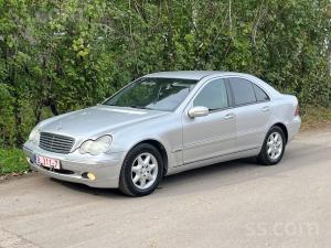 Серый Мерседес Ц 220 2002 в Рига, объемом двигателя 2.20 л и пробегом 0 тыс. км за 1799 €, фото  на AUTOMOTO.COM.LV