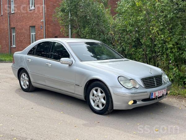 Серый Мерседес Ц 220 2002 в Рига, объемом двигателя 2.20 л и пробегом 0 тыс. км за 1799 €, фото 7 на AUTOMOTO.COM.LV