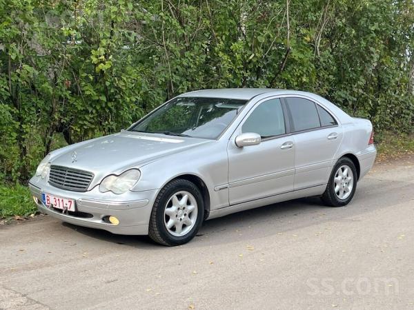 Grey Mercedes-Benz c-220 2002 in Riga, with an engine capacity of 2.20 L and mileage of 0 thousand km for 1799 €, photo 1 on AUTOMOTO.COM.LV