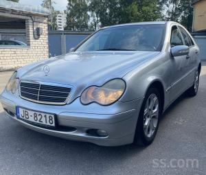 Grey Mercedes-Benz c-220 2002 in Riga, with an engine capacity of 2.20 L and mileage of 264 thousand km for 1350 €, photo  on AUTOMOTO.COM.LV