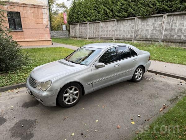 Мерседес Ц 220 2002 в Рига на AUTOMOTO.COM.LV Серый Мерседес Ц 220 2002 в Рига, объемом двигателя 2.70 л и пробегом 365 тыс. км за 1400 €, фото 1 на AUTOMOTO.COM.LV