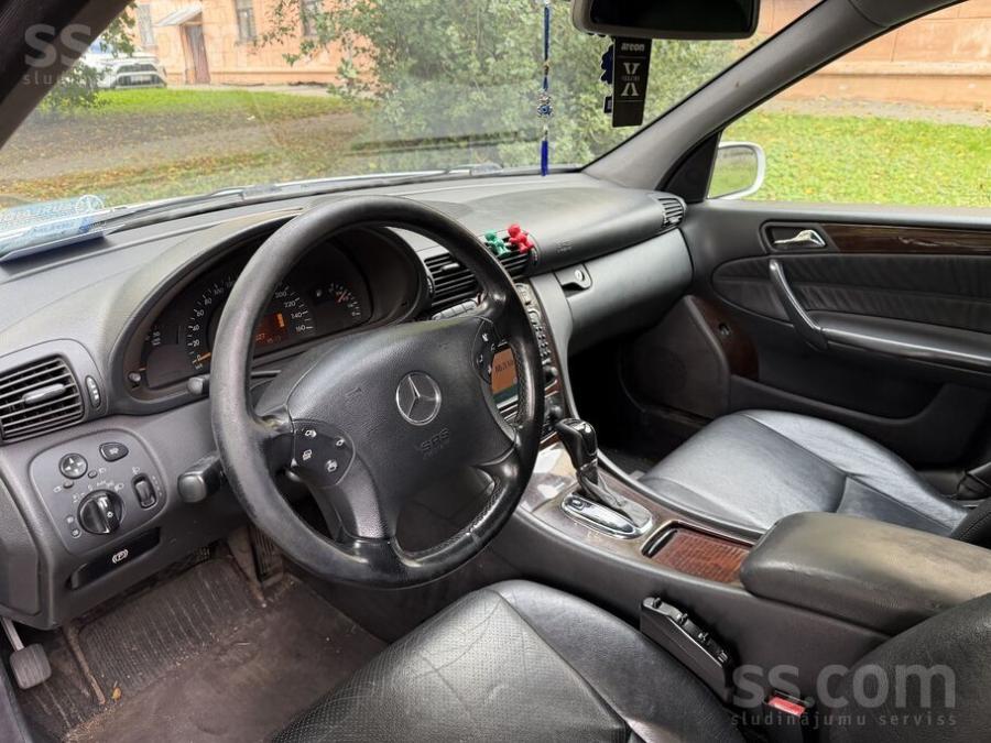 Grey Mercedes-Benz c-220 2002 in Riga, with an engine capacity of 2.70 L and mileage of 365 thousand km for 1400 €, photo 7 on AUTOMOTO.COM.LV