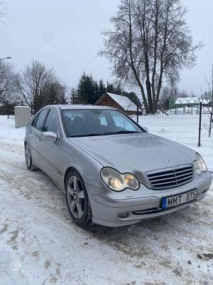 Grey Mercedes-Benz c-220 2003 in Trakai, with an engine capacity of 2.15 L and mileage of 368 thousand km for 1100 €, photo 2 on AUTOMOTO.COM.LV