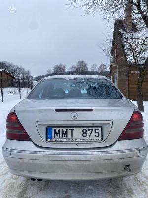 Grey Mercedes-Benz c-220 2003 in Trakai, with an engine capacity of 2.15 L and mileage of 368 thousand km for 1100 €, photo 14 on AUTOMOTO.COM.LV