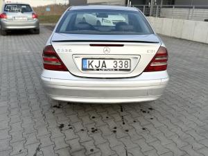 Grey Mercedes-Benz c-220 2003 in Kaunas, with an engine capacity of 2.10 L and mileage of 290 thousand km for 1350 €, photo 3 on AUTOMOTO.COM.LV