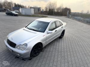 Grey Mercedes-Benz c-220 2003 in Kaunas, with an engine capacity of 2.10 L and mileage of 290 thousand km for 1350 €, photo 11 on AUTOMOTO.COM.LV