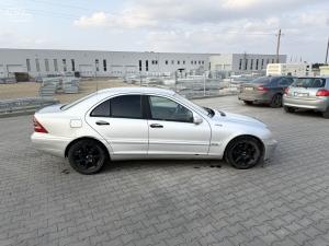 Grey Mercedes-Benz c-220 2003 in Kaunas, with an engine capacity of 2.10 L and mileage of 290 thousand km for 1350 €, photo 14 on AUTOMOTO.COM.LV